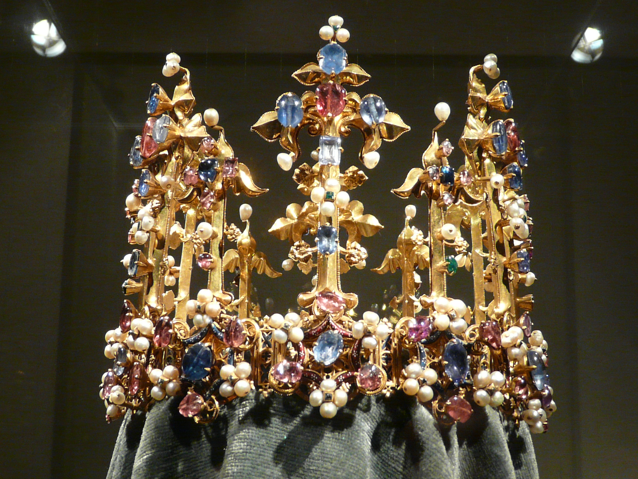 Denise Nelson – EUROPEAN MUSEUM COLLECTIONS